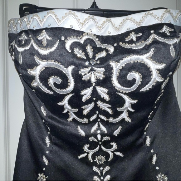 Niki Livas | Dresses | Niki Livas Y2k Black Strapless Corset Prom Dress ...